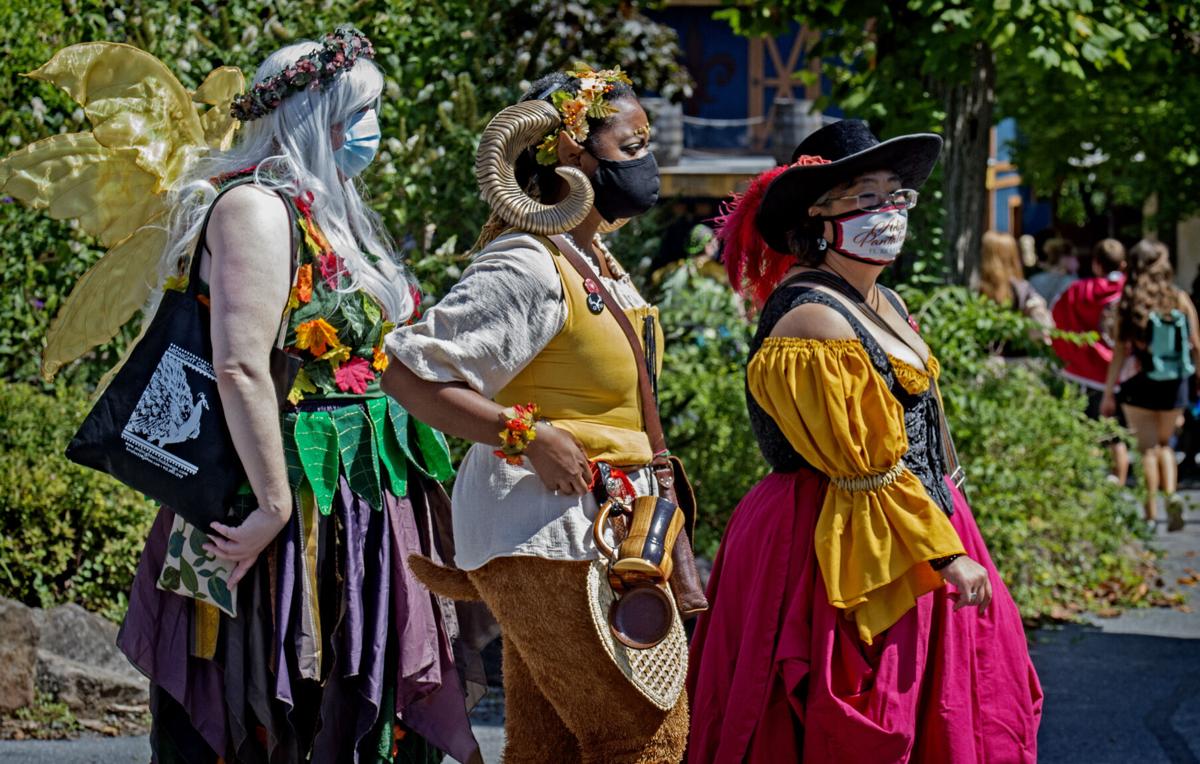Queen makes the scene: PA Renaissance Faire opens for the season [photo ...