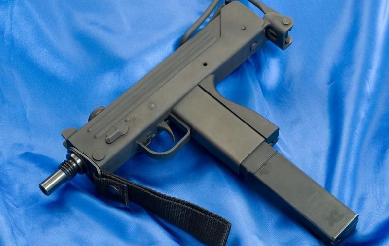 Feds: Lancaster man had bulk cocaine and a loaded machine gun | Local ...