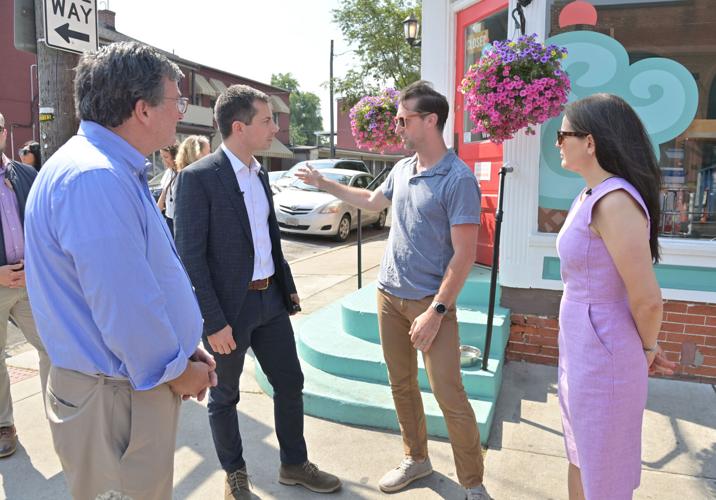 Pete Buttigieg visits and tours Lancaster city’s bike lanes [photos ...