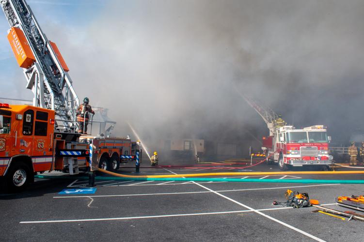 Scenes from the fire at Hershey Farm Restaurant & Inn in Ronks [photos ...