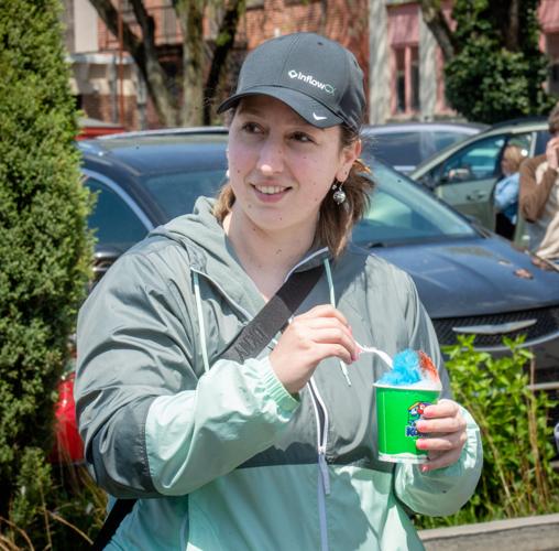 Kona Ice relieves tax day stress with shaved ice giveaway [photos ...