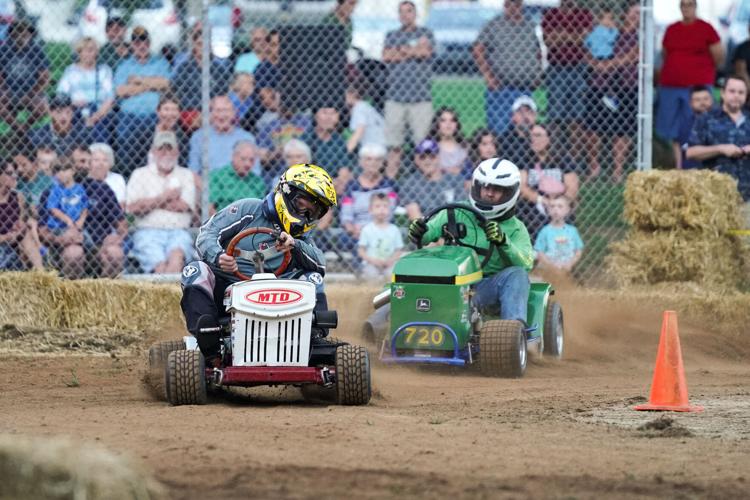 Ephrata fair shifts into high gear with lawn mower races [photos ...