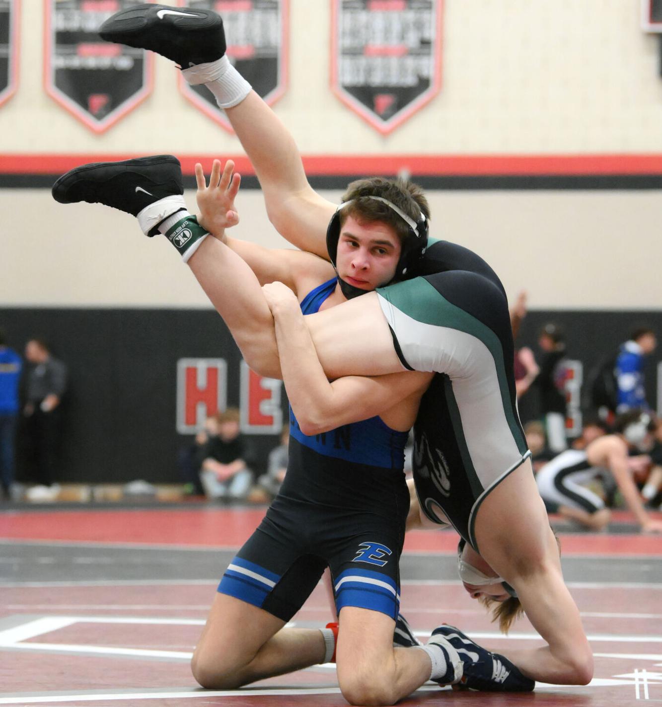 Class 3A wrestlers face final step toward states at District 3/South ...