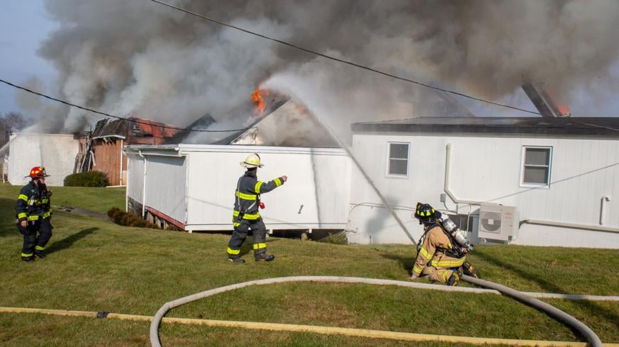 Scenes from the fire at Hershey Farm Restaurant & Inn in Ronks [photos ...