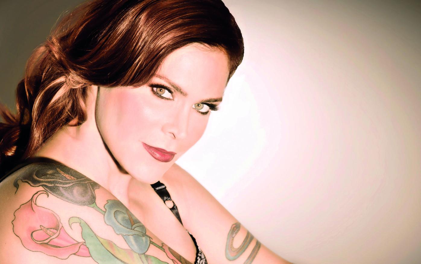 Singer-songwriter Beth Hart thrives on performing mix of styles ...