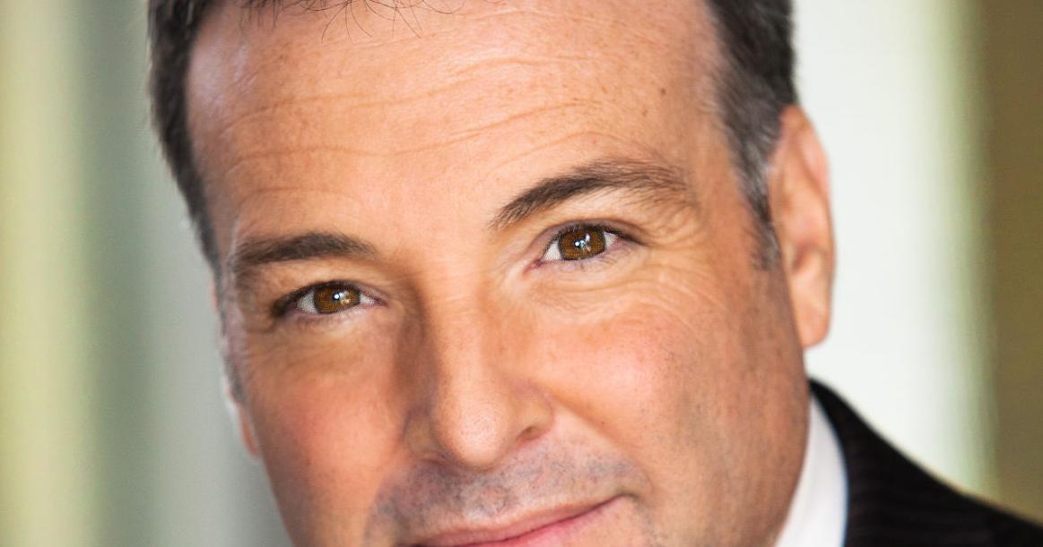 Richard Horvitz, voice of Invader Zim and other characters, speaking at ...