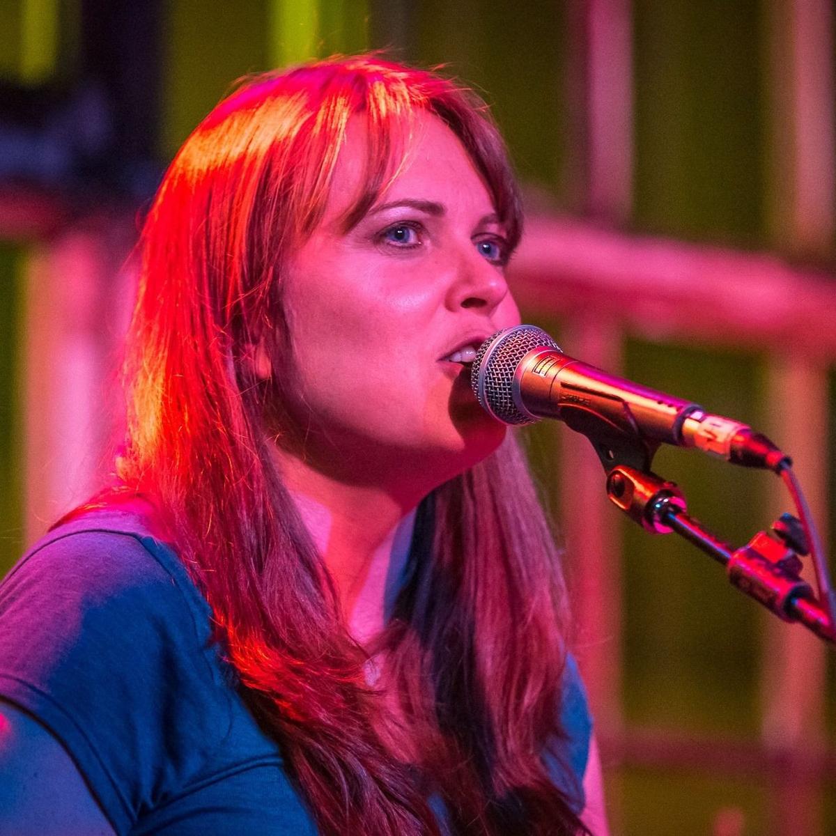 Kelly Buchanan's 5th annual Christmas Review at McCleary's showcases ...