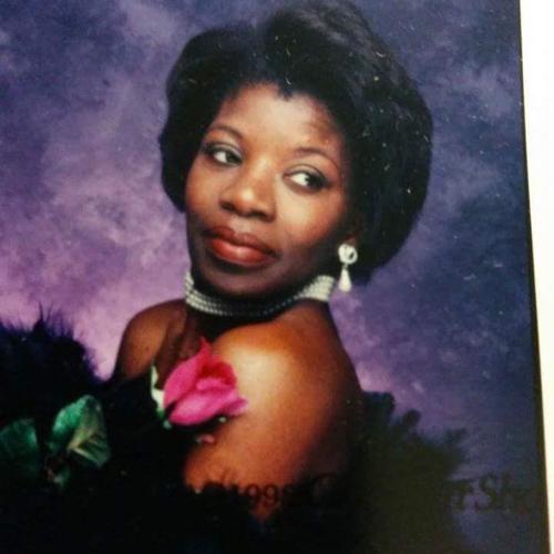Do you remember Glamour Shots? Only five survive at malls across ...