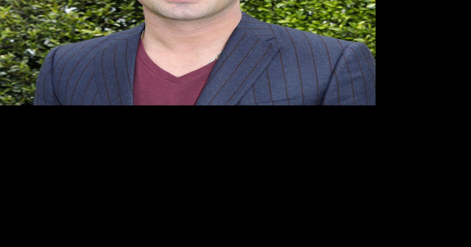 Taylor Kinney lends a hand to Zoetropolis Saturday afternoon | Local ...