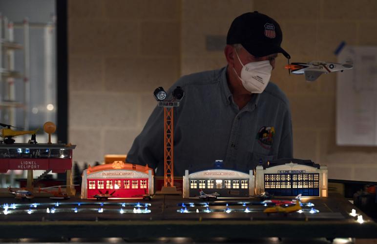 Christmas model train display returns to the Elizabethtown Public ...