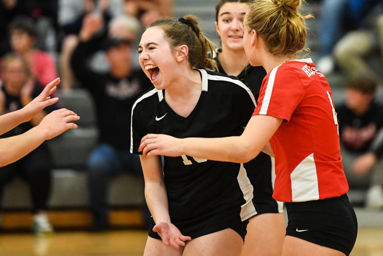 Wilson vs. Hempfield - District 3 Class 4A girls volleyball ...