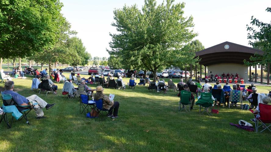Longtime bandleader Bob Troxell honored at tribute concert [photos ...