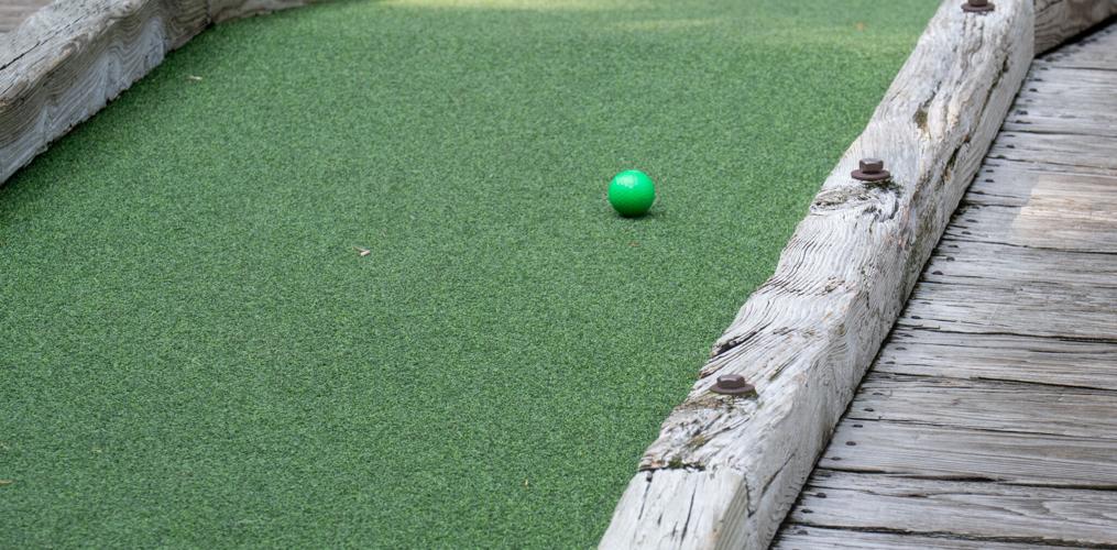 Christmas comes early to Village Greens Mini Golf [photos ...