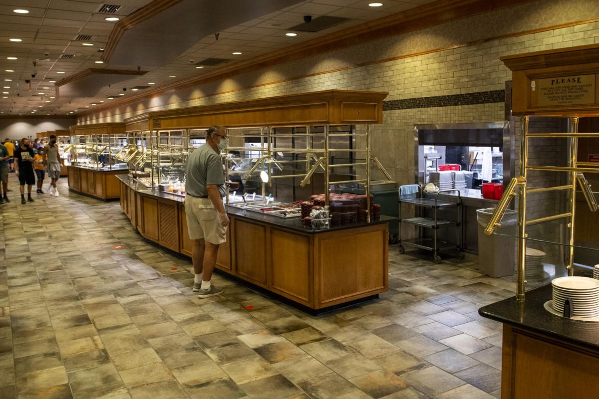 We visited Shady Maple Smorgasbord for its 'touchless buffet'; here's ...