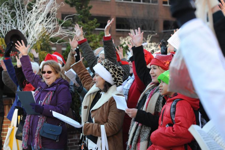 VIDEO: Hallelujah Chorus flash mob spreads cheer in Lancaster | Local ...