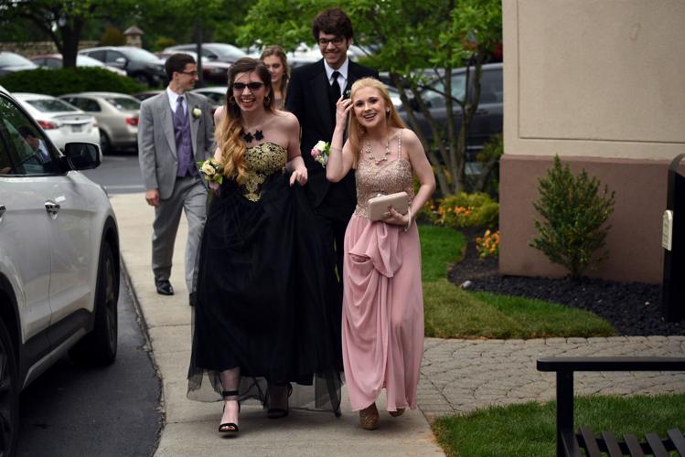 Hempfield and Columbia students go all-out for 2019 prom at Eden Resort ...