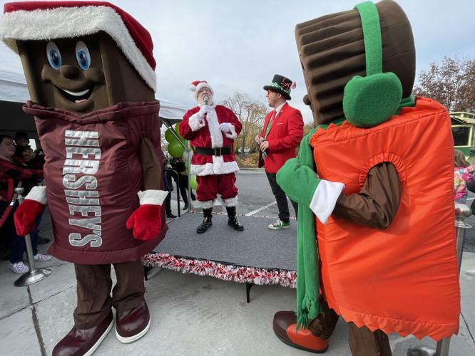 Santa (and the Grinch) arrive at Hershey Chocolate World Saturday ...