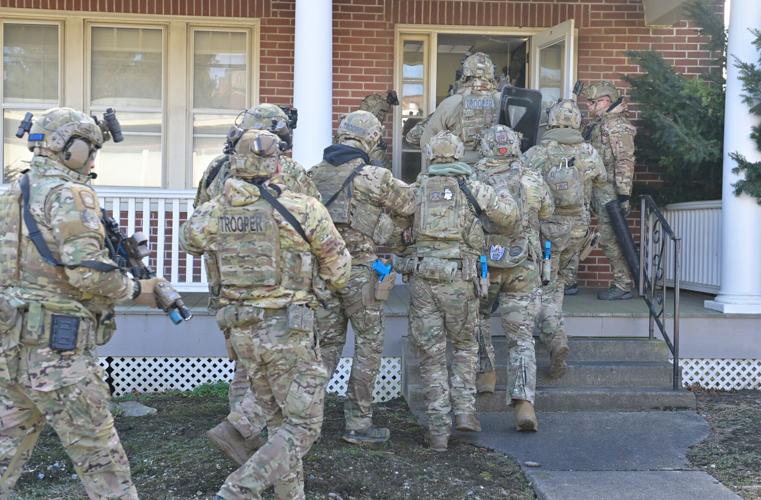 Pennsylvania State Police SERT Team trains on the MU Campus [photos ...