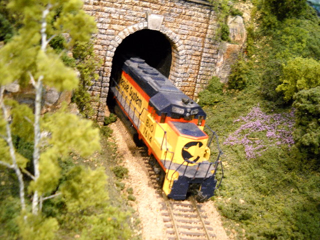 Make tracks for big model train show at Convention Center ...