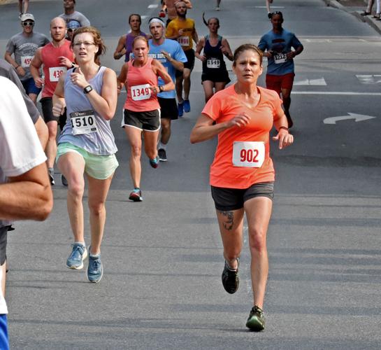 Runners take part in 5-mile Red Rose Run; proceeds benefit Central ...