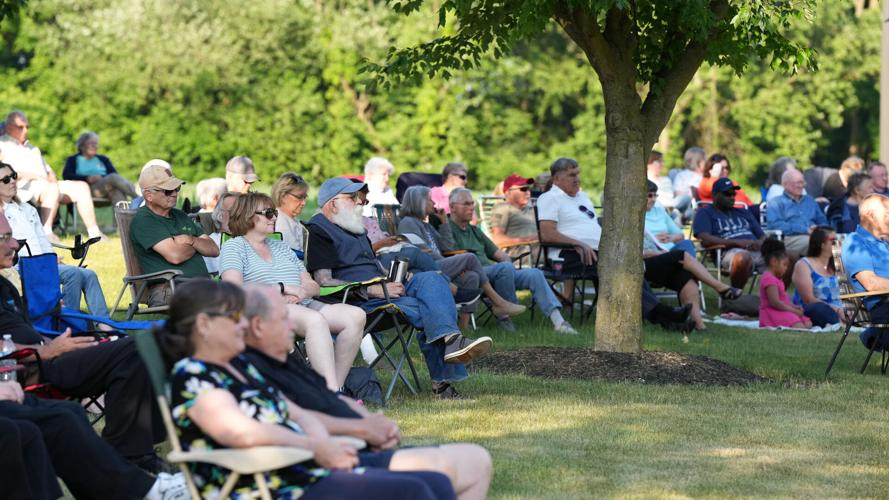 Longtime bandleader Bob Troxell honored at tribute concert [photos ...