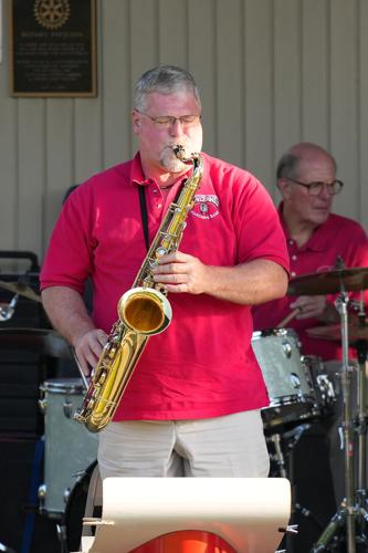 Longtime bandleader Bob Troxell honored at tribute concert [photos ...