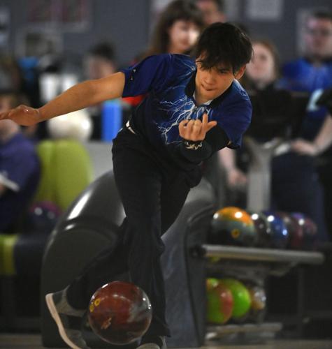 Hempfield vs. Manheim Township - L-L League bowling [photos] | High ...