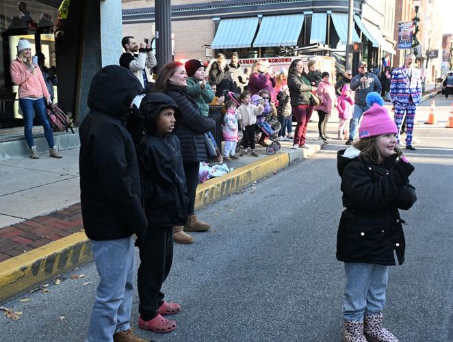Santa Claus stops by Hinkle's during Columbia's Old-Fashioned Christmas ...