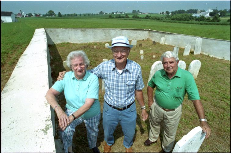 Lancaster That Was: Tiny cemetery in Intercourse restored in 1994 ...