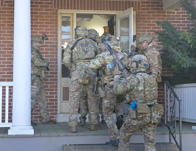 Pennsylvania State Police SERT Team trains on the MU Campus [photos ...