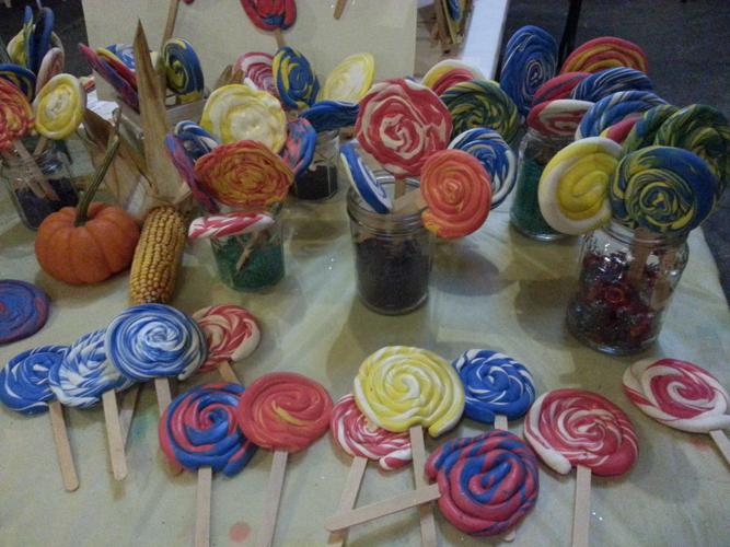 Children's tasteful art benefits food pantry | Local News ...