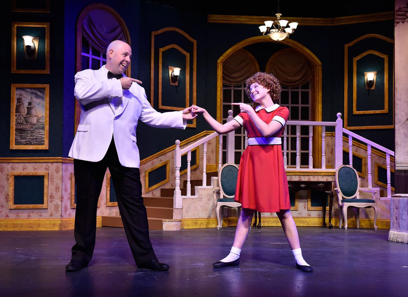 Dutch Apple Dinner Theatre's 'Annie' is a delight | Life & Culture ...