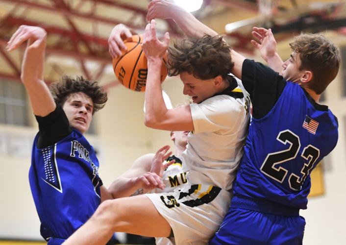 Chad McDowell Memorial Holiday Tournament boys basketball final ...