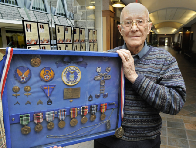 Soldiers of war: Masonic Village pays tribute to resident veterans in ...