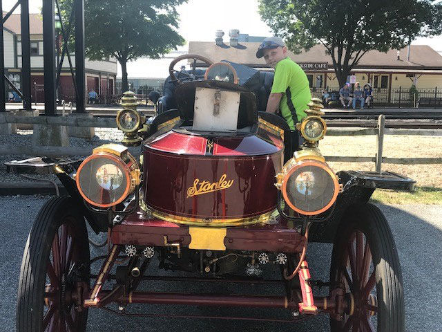50 Stanley steam automobiles roll into Strasburg Rail Road [video and ...