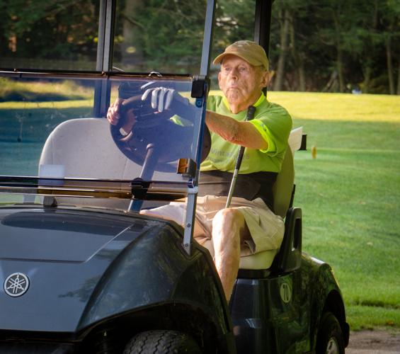 Centenarian golfer Hal Shartle plays at Overlook [photos ...