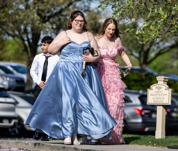 Manheim Township celebrates 2025 prom in style [photos] | Local News ...