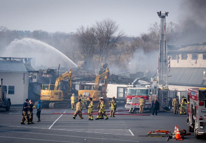 Scenes from the fire at Hershey Farm Restaurant & Inn in Ronks [photos ...