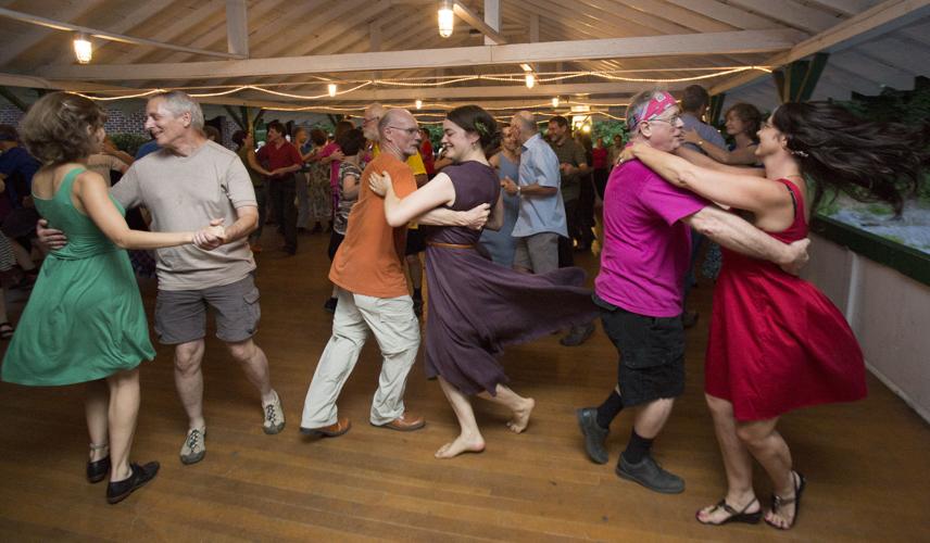 Contra dance puts newcomers in touch with strangers to the beat of live ...