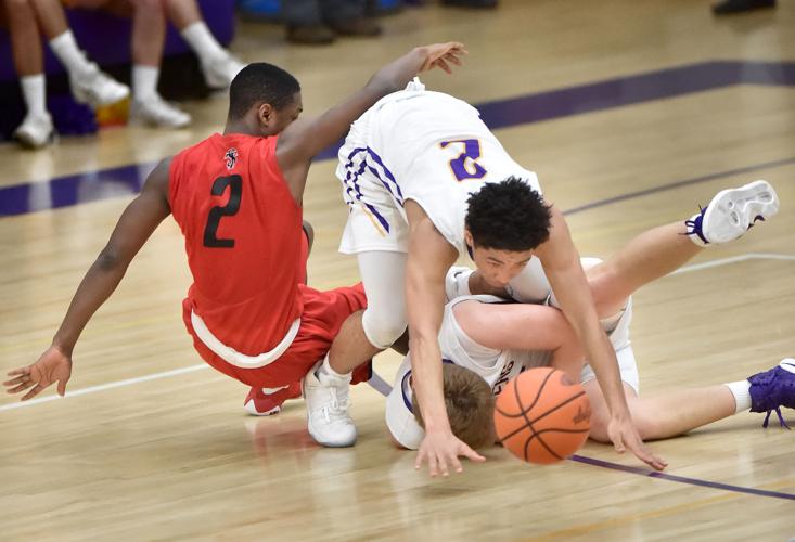 Bomberger's strong 2nd half helps Lancaster Catholic boys pull into ...