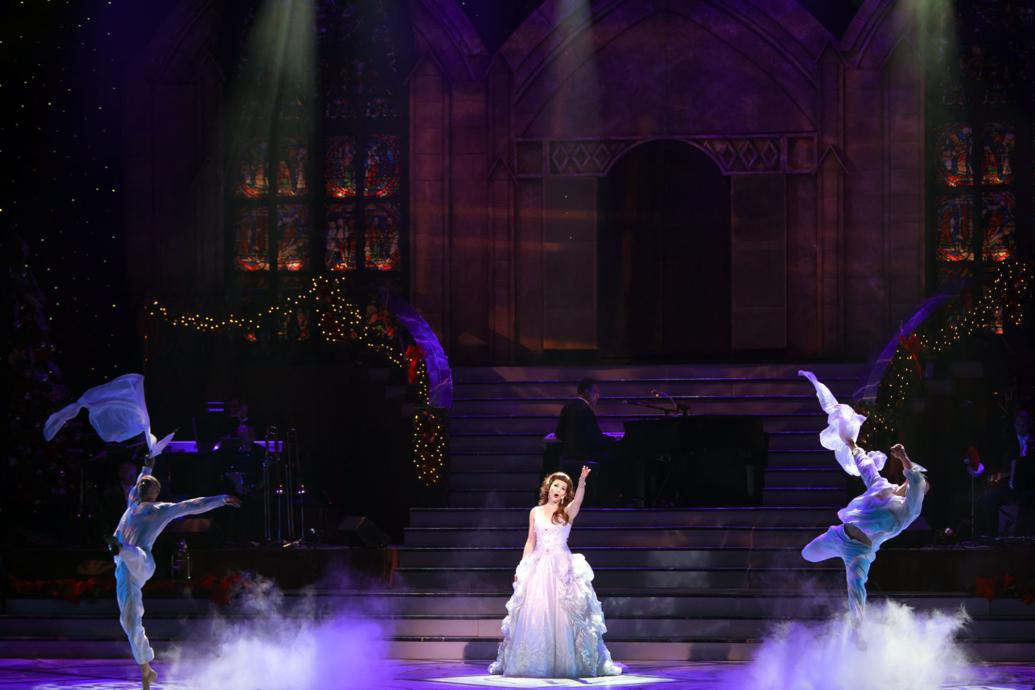 Review: American Music Theatre's Christmas show is quite grand and ...