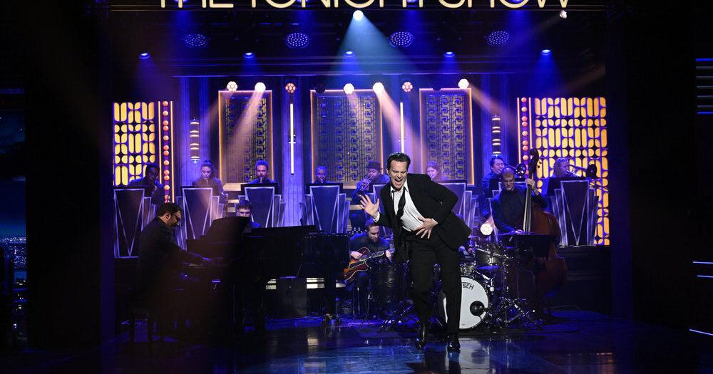 Jonathan Groff on tonight show as Bobby Darin in "Just in Time ...