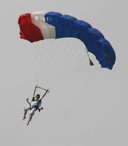 Group sets state skydiving record for Jumpers Over Seventy | Local News ...