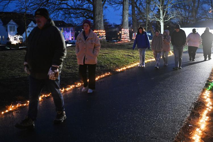 Adamstown welcomes holiday season with Christmas tree lighting [photos ...