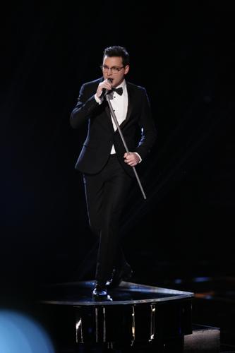 WATCH: James Wolpert wows 'Voice' judges with Queen's 'Somebody to Love ...