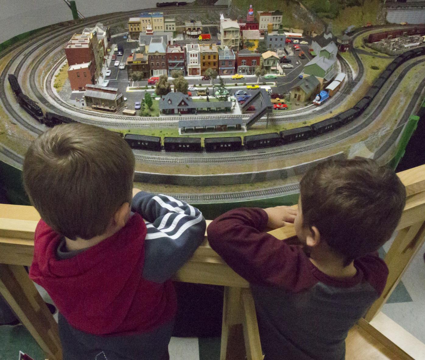 These 5 model train displays in Lancaster County stay open after the ...