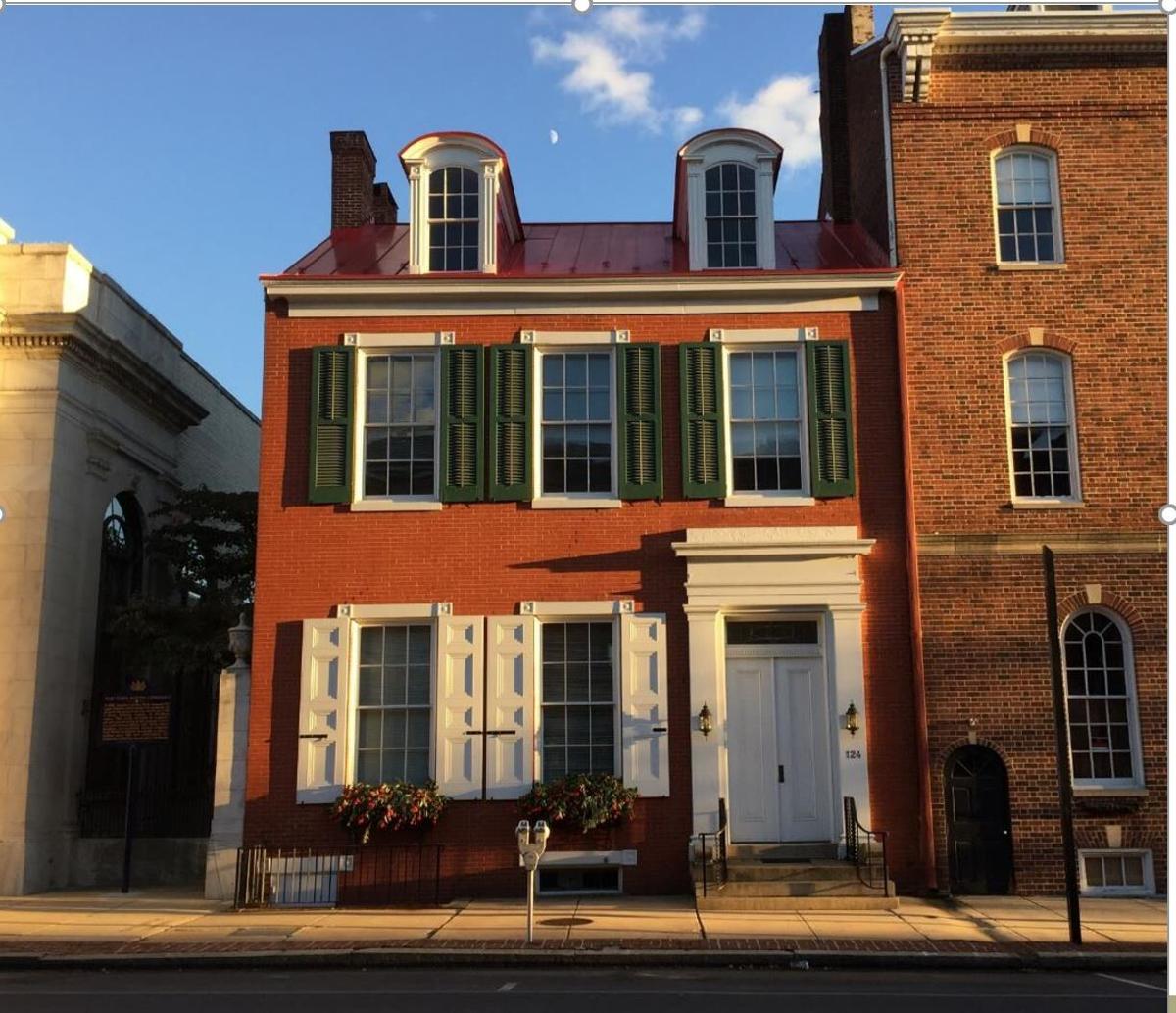 Two-toned shutters, ‘H’ chimney and more mark Federal style in ...