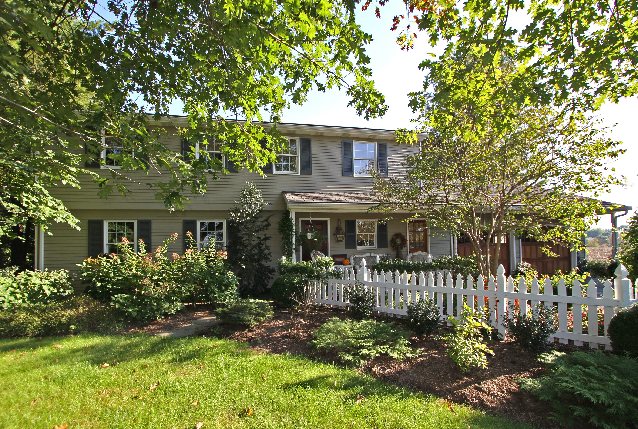 Strasburg society gets into holiday spirit with home tour | News ...