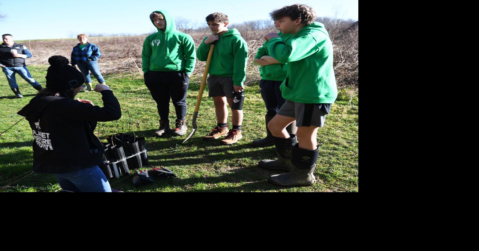 Solanco students help restore hickory trees to Lancaster city [photos ...