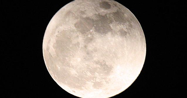 A radiant, bountiful meteor shower, a 'double' planet and a full moon ...